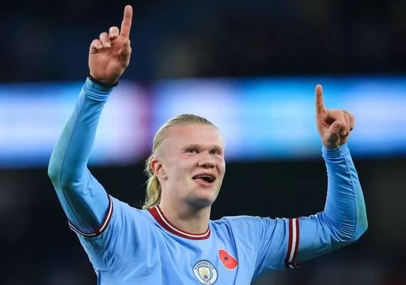 Top 10 Strongest Players In The Premier League | 100PercentWins